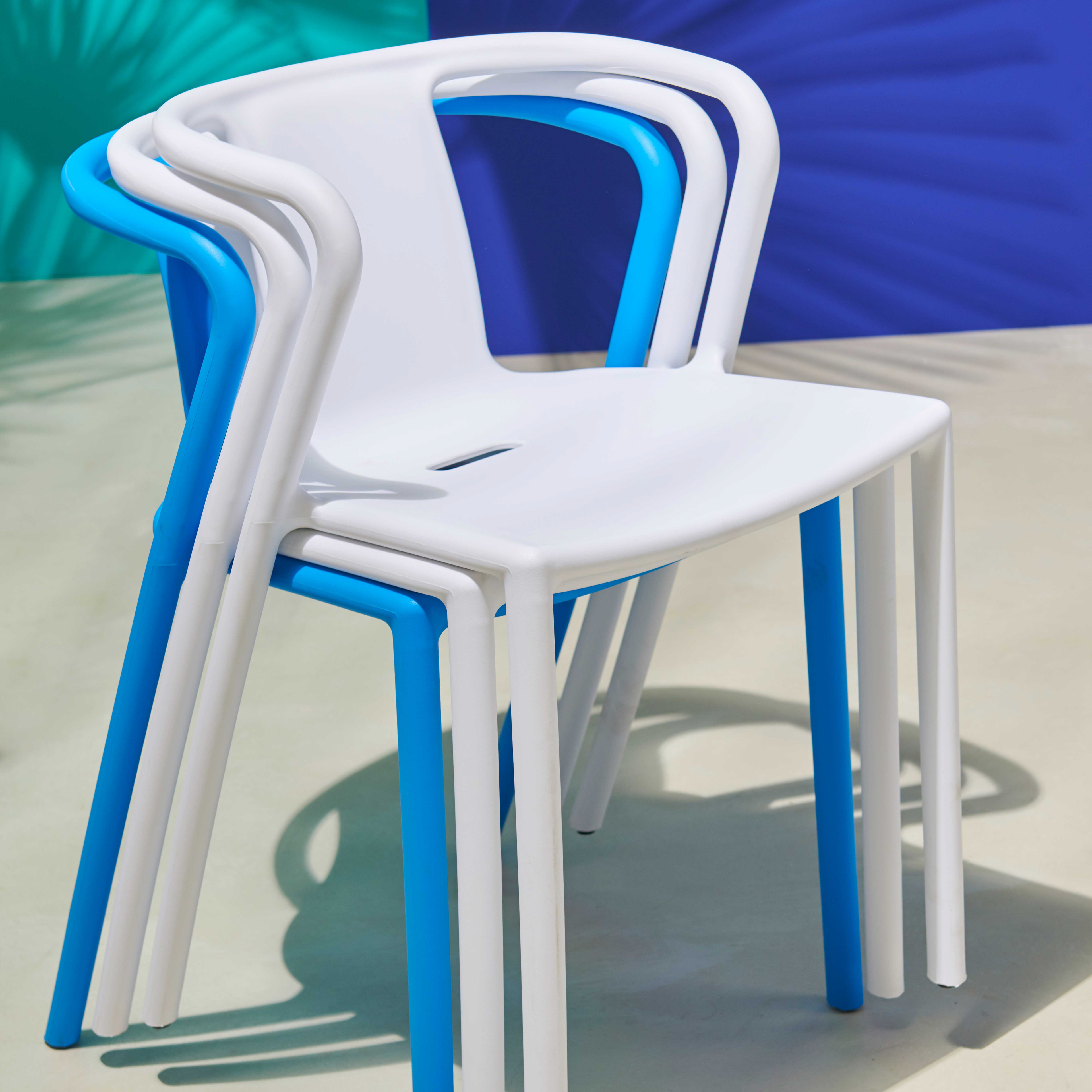 Chaise de jardin en plastique avec accoudoirs design | Oviala